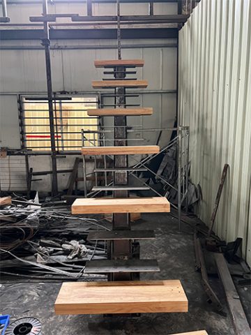 Floating mono stringer staircase testing | newstarbuilding